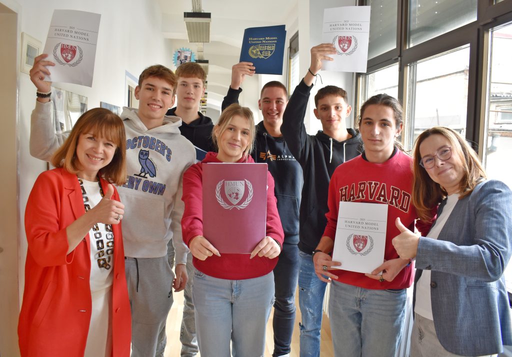 HMUN 2025.: Debatirat ćemo na Harvardu kao zastupnici Grčke! | Prva ...